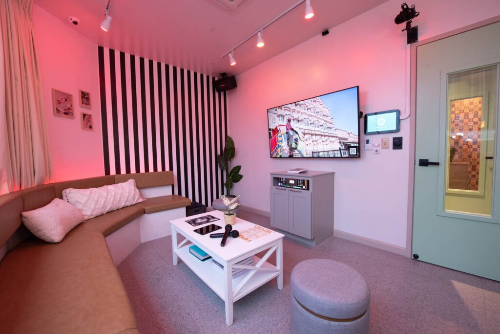 Wave808 - Karaoke in Honolulu